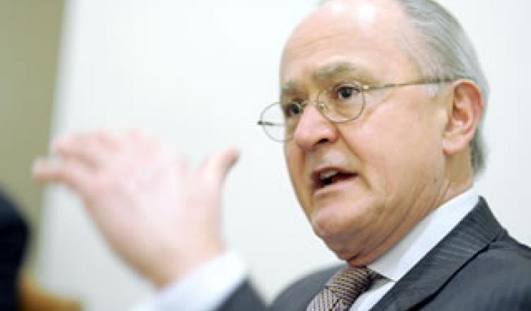 John Ruggie dejó la ONU y asume en el Instituto de Derechos Humanos y ...